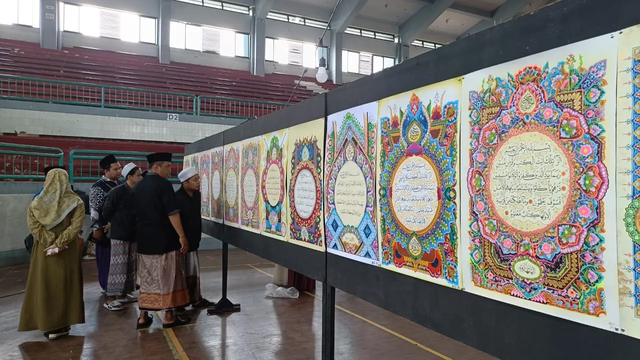 Lomba Kaligrafi MTQ XXXI Jawa Timur di Jember Tampilkan Karya ...